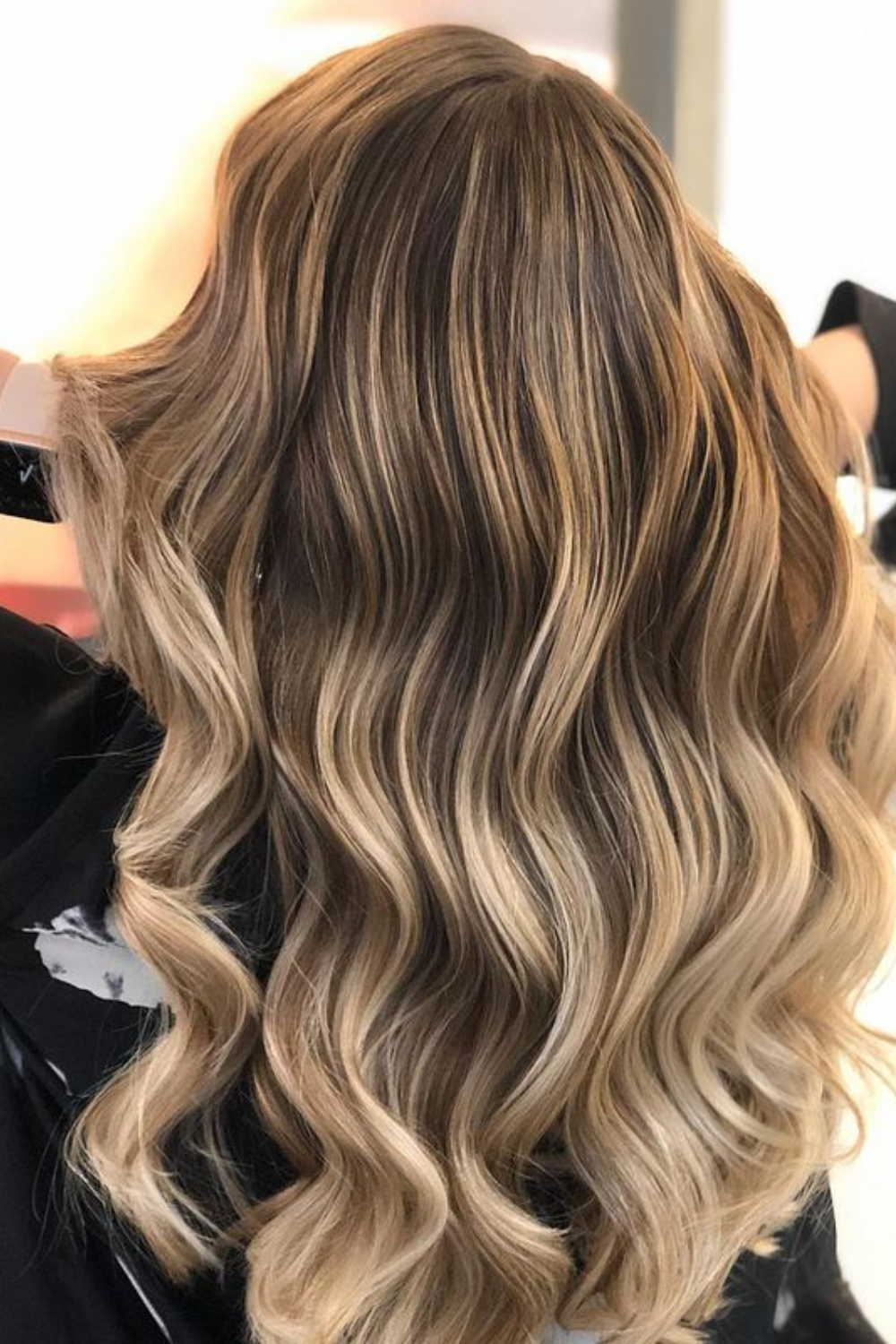 Balayage blond : bien le choisir + 16 idées