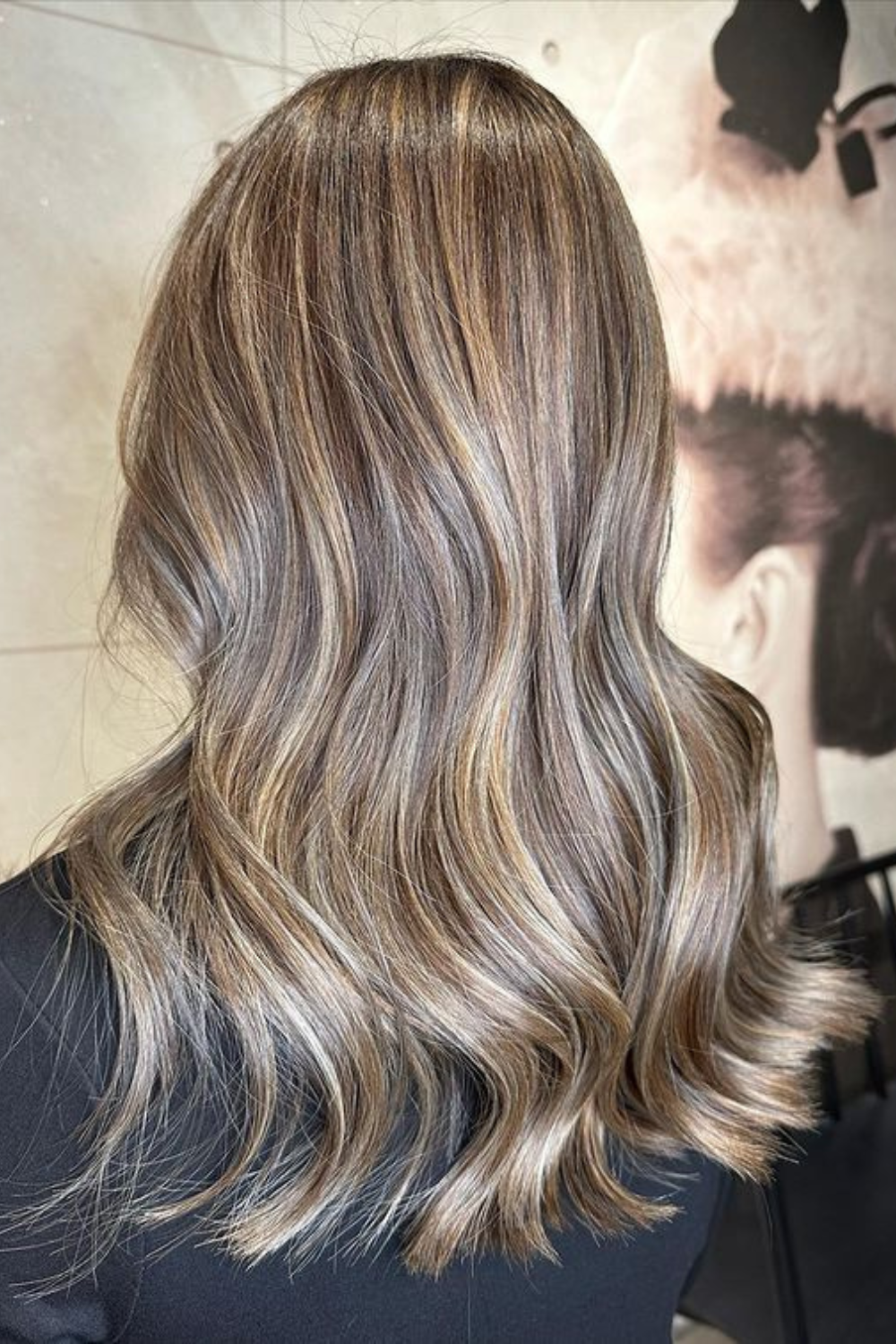 Blond cendré : tout savoir sur cette coloration (+ 10 idées)