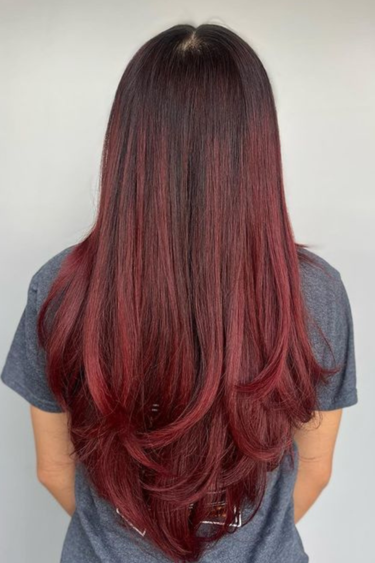 Couleur acajou : le guide complet sur cette coloration (+ 10 idées)