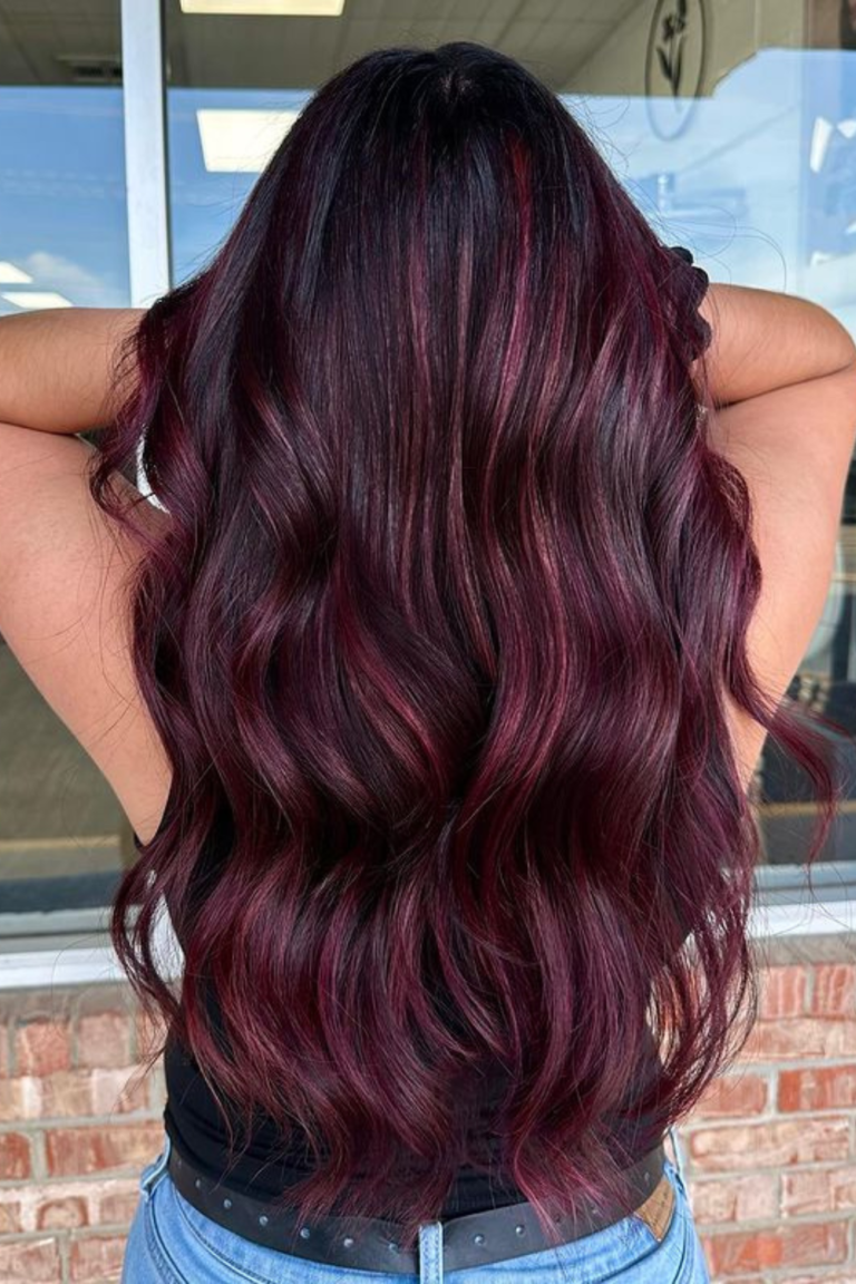 Cheveux rouges : tout savoir avant de se lancer (+ 12 idées)