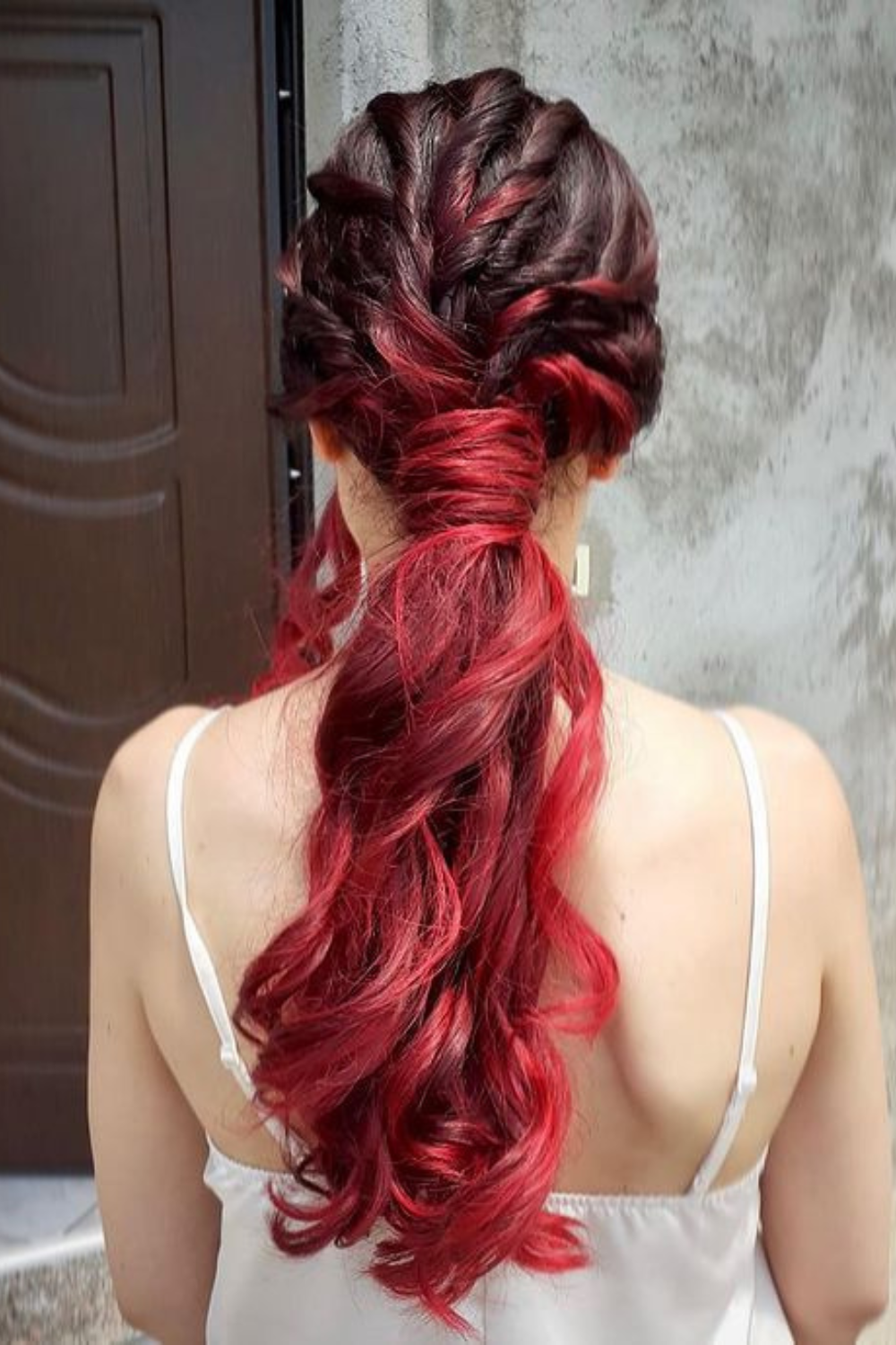 Cheveux rouges : tout savoir avant de se lancer (+ 12 idées)