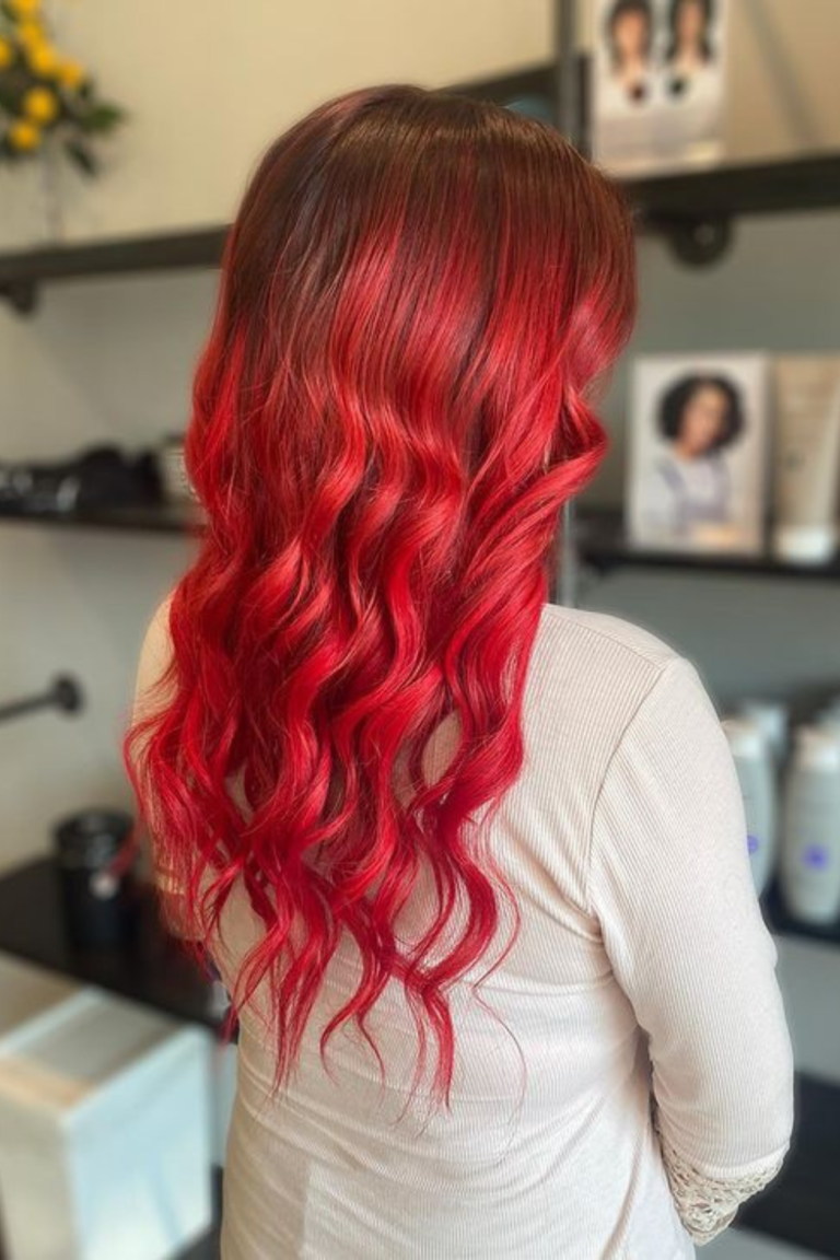 Cheveux rouges : tout savoir avant de se lancer (+ 12 idées)